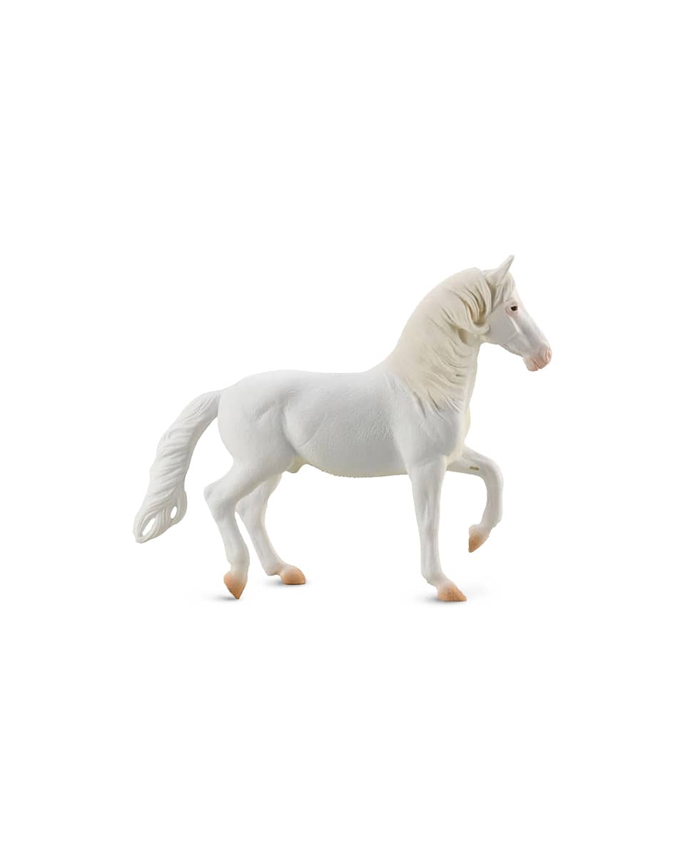 Camarillo White Horse - Breyer | FarmVet